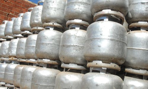 Project authorizes the refilling of cooking gas cylinders at gas ...